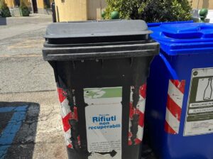 Il problema dei bidoni piccoli - Corriere di Chieri